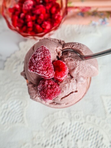 Vegan Raspberry Rose Gelato | Fragrant Vanilla Cake Vegan Raspberry Rose Gelato | Fragrant Vanilla Cake