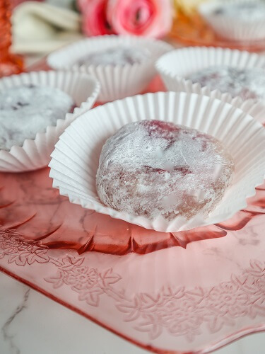 Vegan Raspberry Rose Mochi | Fragrant Vanilla Cake Vegan Raspberry Rose Mochi | Fragrant Vanilla Cake