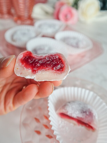 Vegan Raspberry Rose Mochi | Fragrant Vanilla Cake Vegan Raspberry Rose Mochi | Fragrant Vanilla Cake