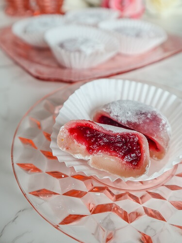 Vegan Raspberry Rose Mochi | Fragrant Vanilla Cake Vegan Raspberry Rose Mochi | Fragrant Vanilla Cake